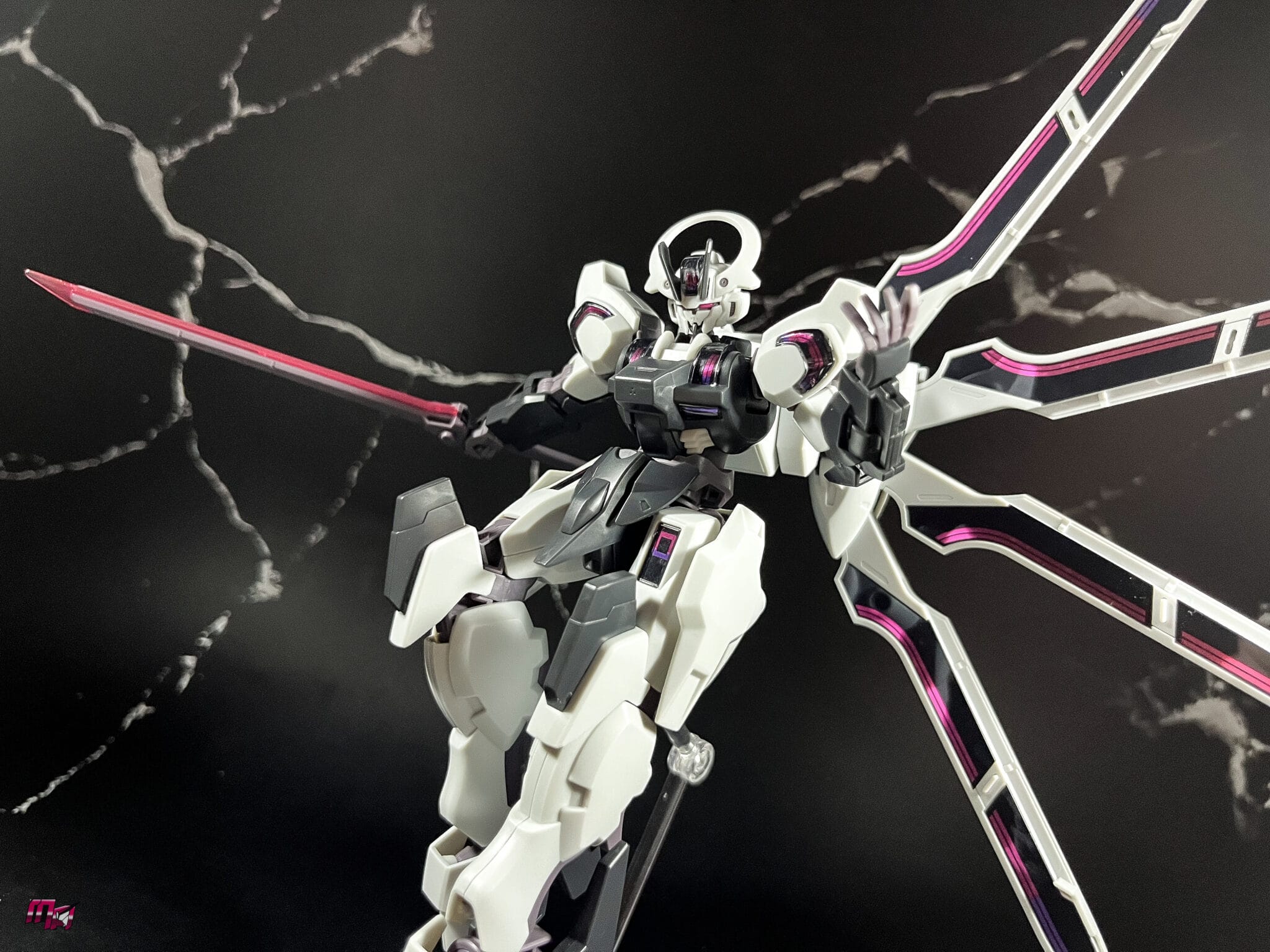 Kit review: HG TWFM 1/144 Gundam Schwarzette - Mecha Alliance