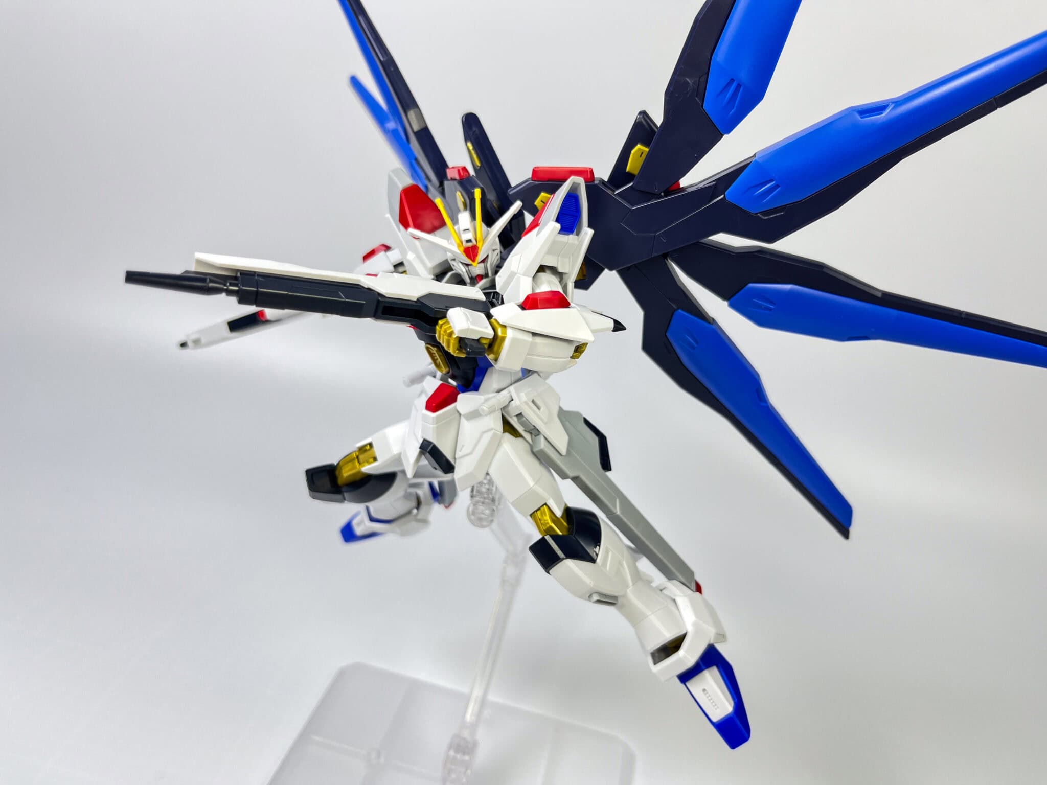 Kit review: HGCE 1/144 Mighty Strike Freedom Gundam (+ Strike Freedom ...