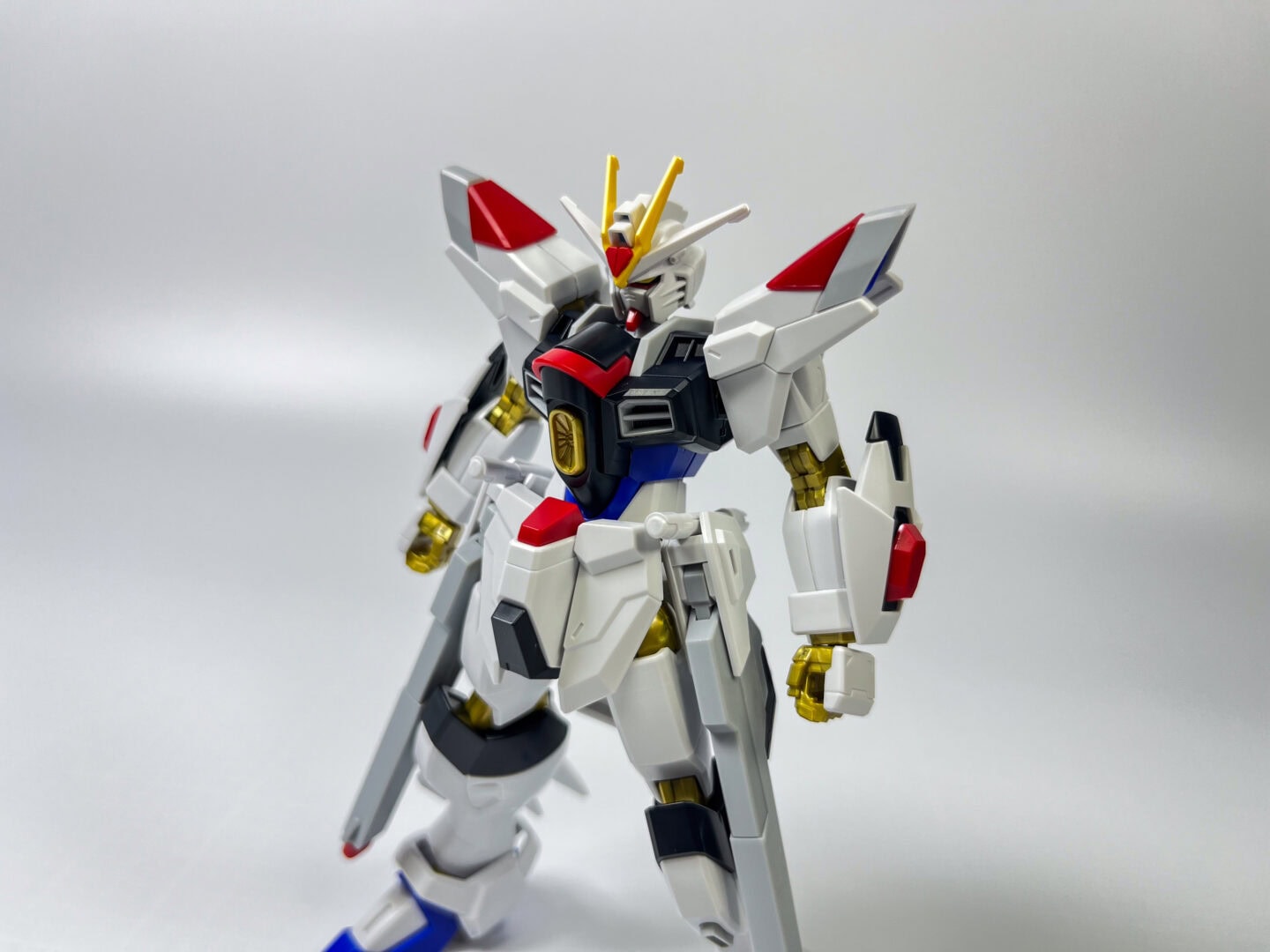 Kit review: HGCE 1/144 Mighty Strike Freedom Gundam (+ Strike Freedom ...