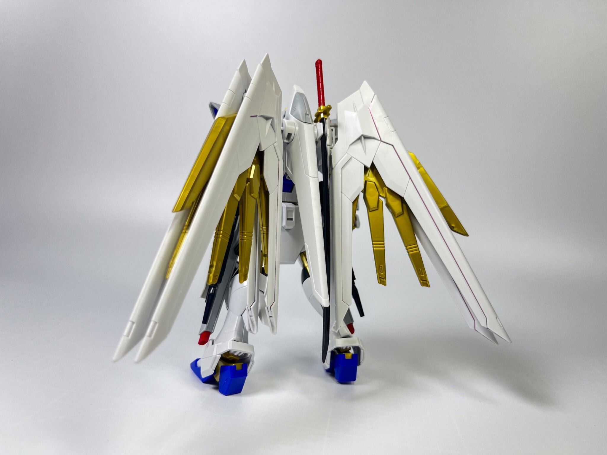 Kit review: HGCE 1/144 Mighty Strike Freedom Gundam (+ Strike Freedom ...