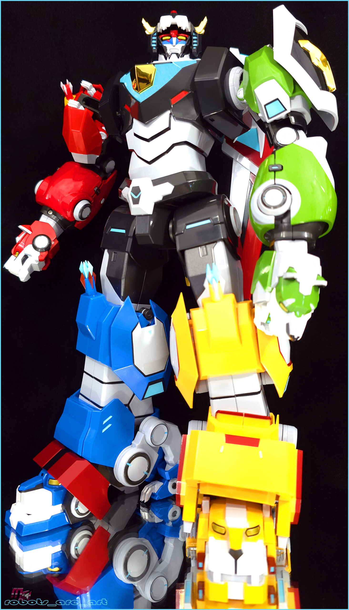 Figure review: Sentinel - Riobot - Voltron Legendary Defender - Mecha ...